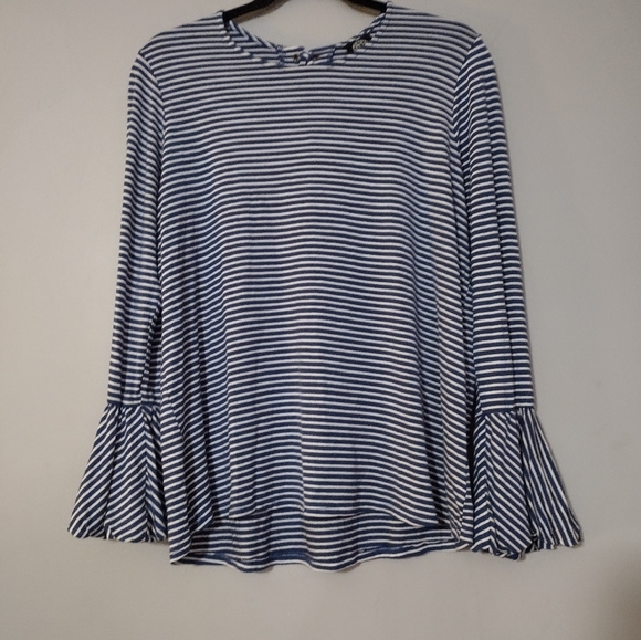 bobeau | Tops | Bobeau Cream Navy Blue Stripe Knit Shirt Large Scoop ...